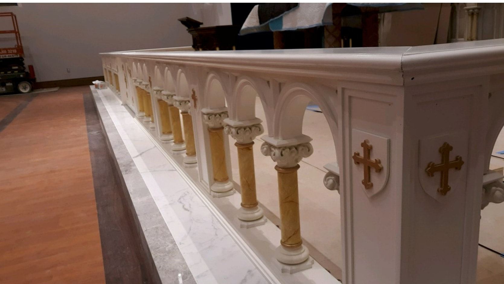 Roman Altar railing paint grade – Fynders Keepers